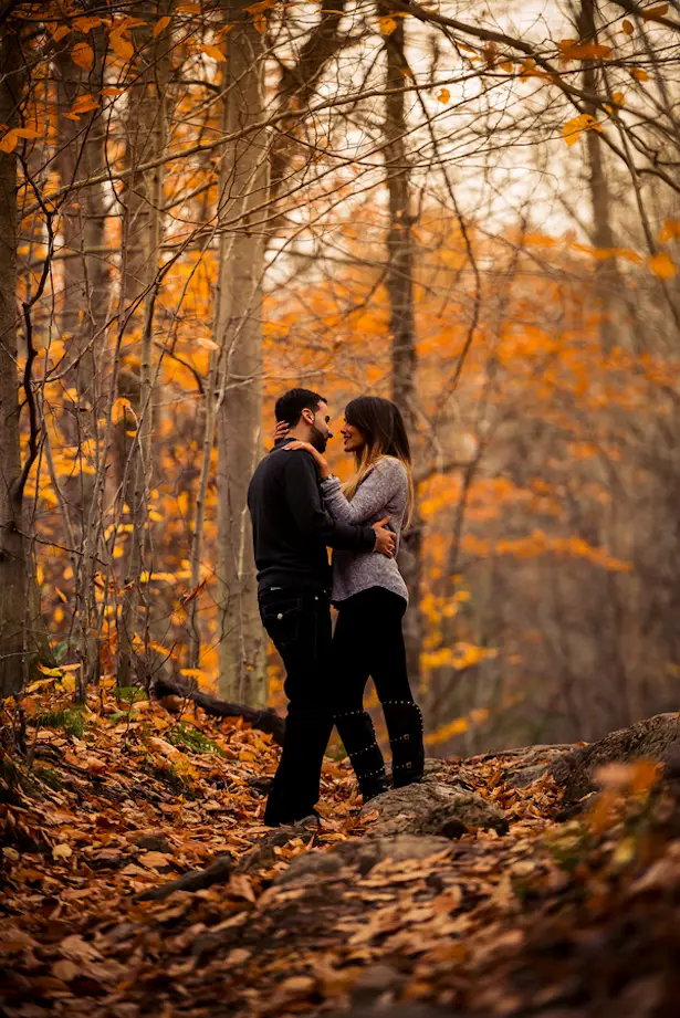 Stunning Fall Engagement Session - Belle The Magazine