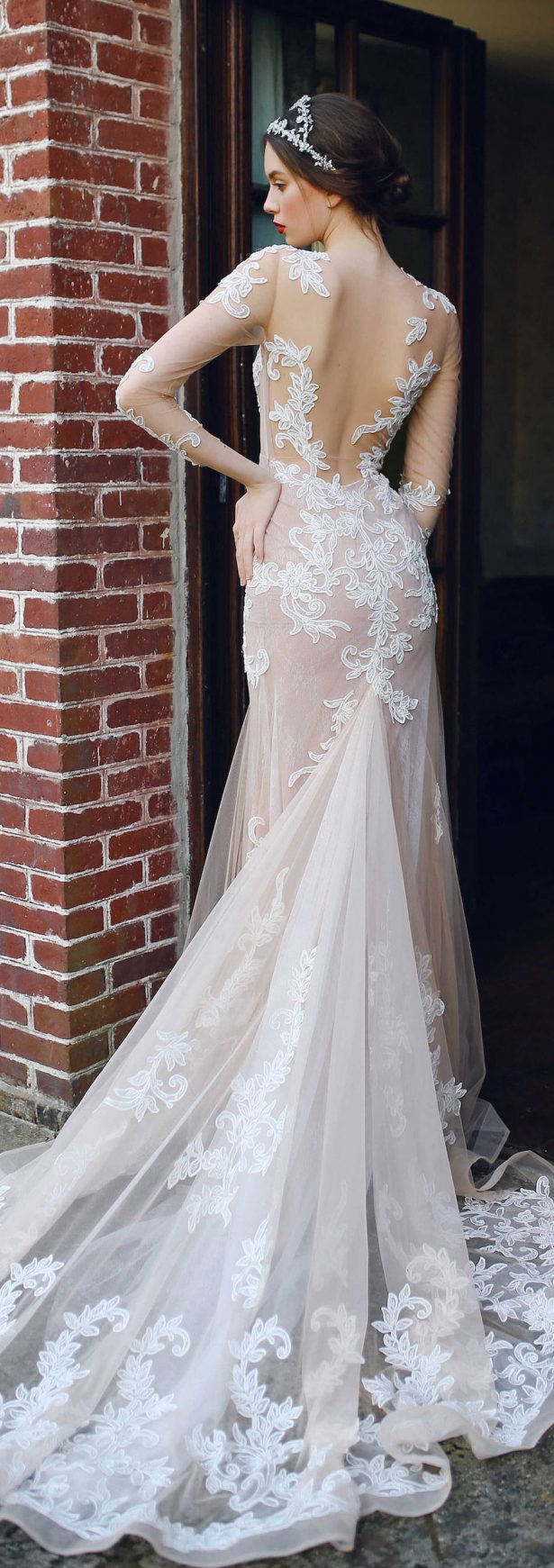 20 Fabulous Wedding Dresses you can buy on Etsy - Belle The Magazine