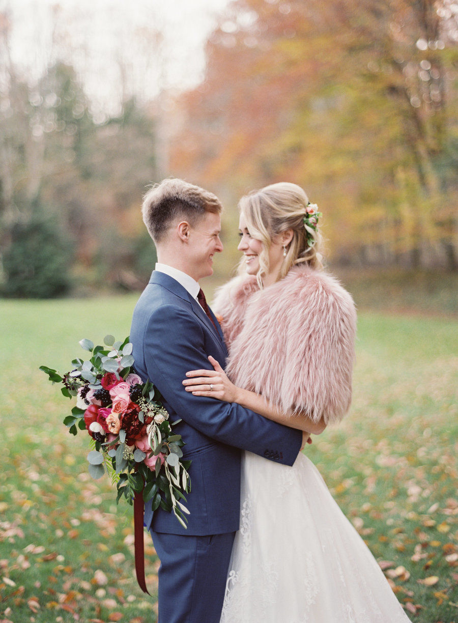 Inspiring Our Autumn Bride's With These Gorgeous Fall Foliage Weddings